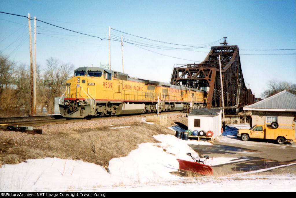 UP 9539, 9016, 408 at Clinton, IA